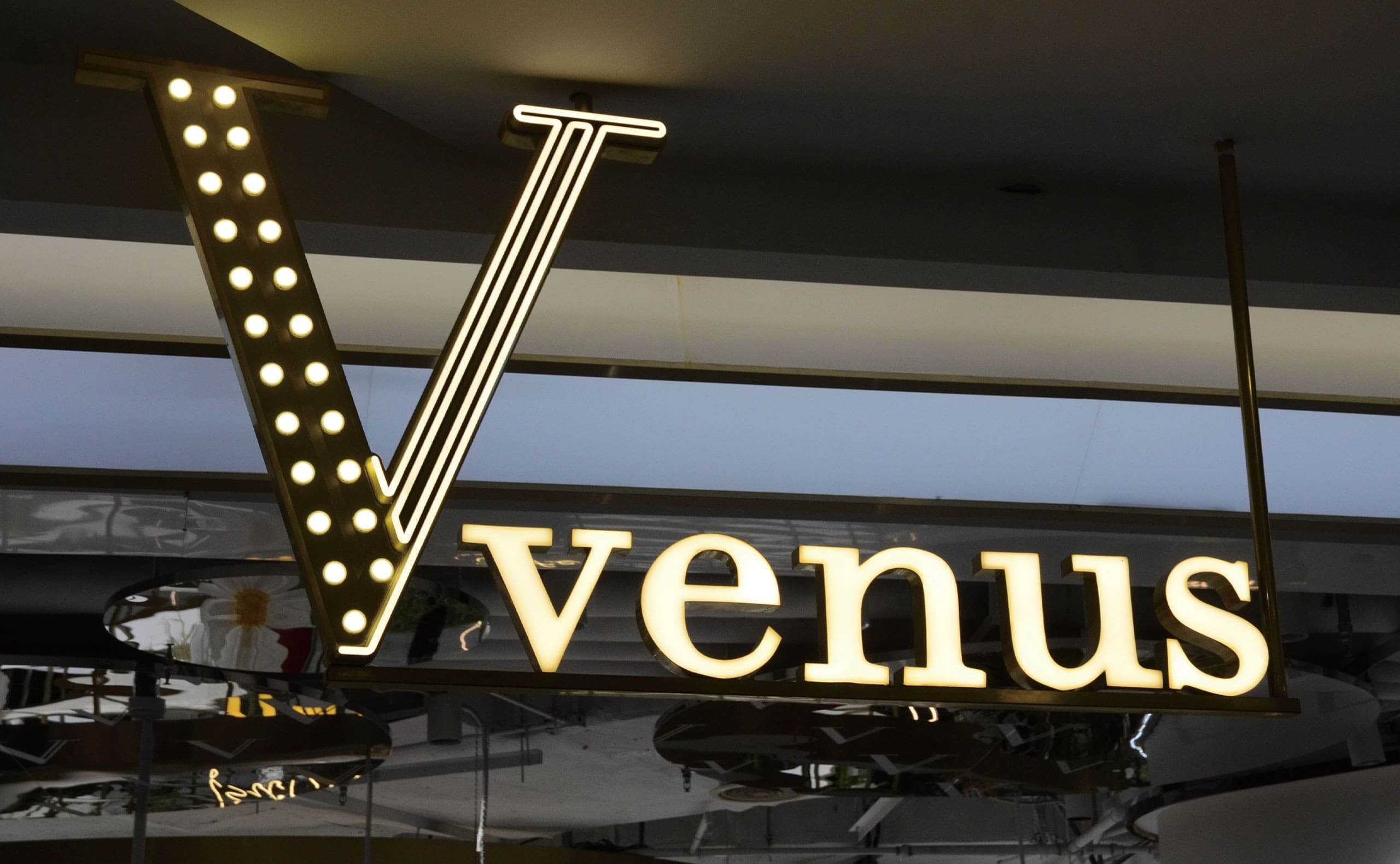 Hanging Signs | BusinessSign.Com