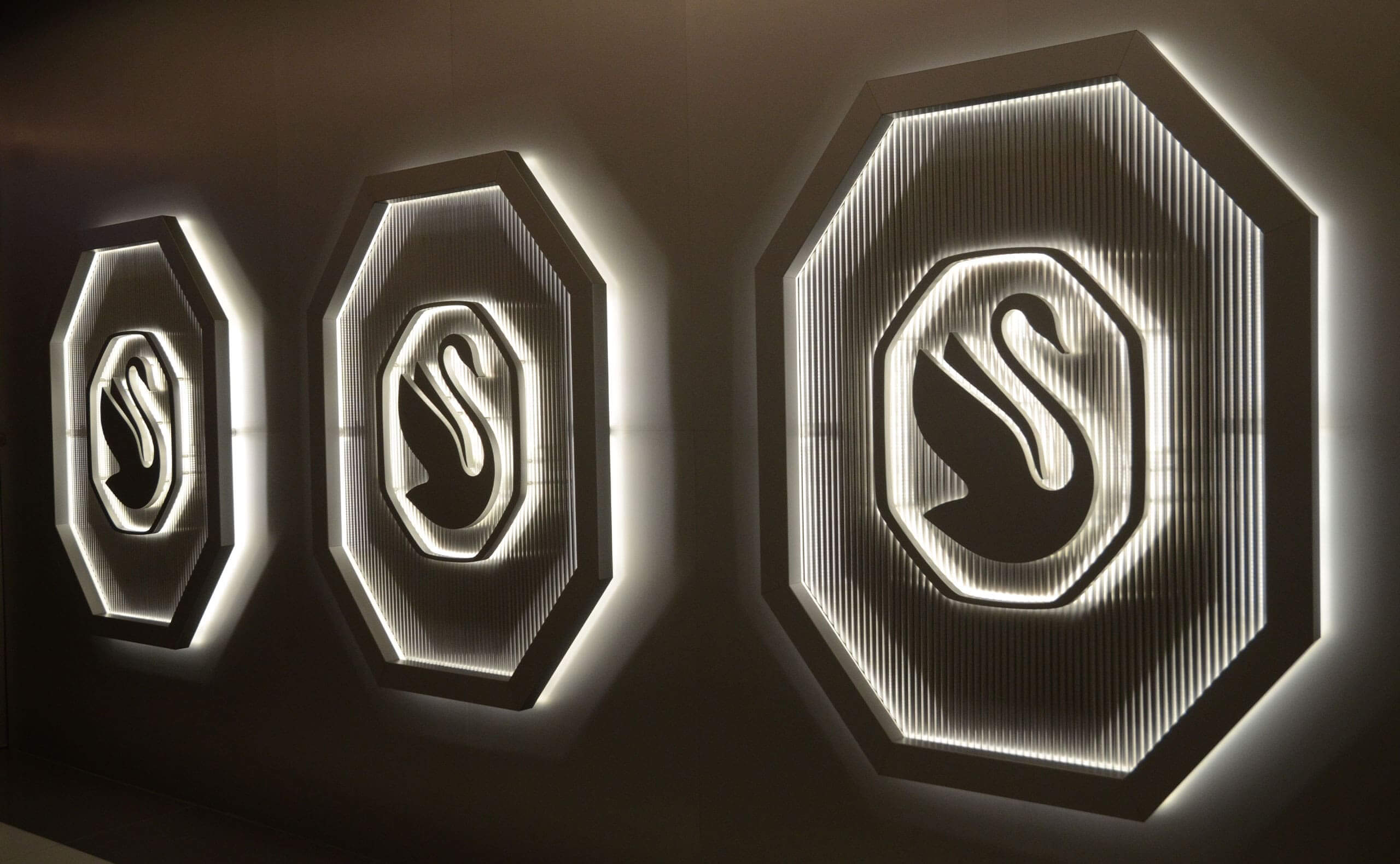 Logo Signs | BusinessSign.Com